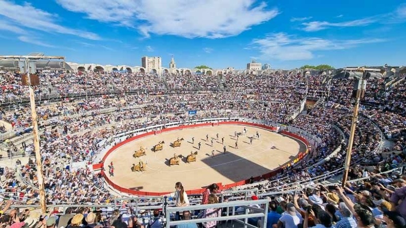 Les Arènes d'Arles - Tout savoir sur son histoire et son présent