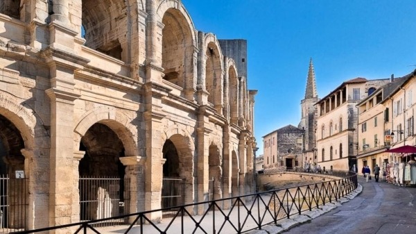 Les Arènes d'Arles - Tout savoir sur son histoire et son présent